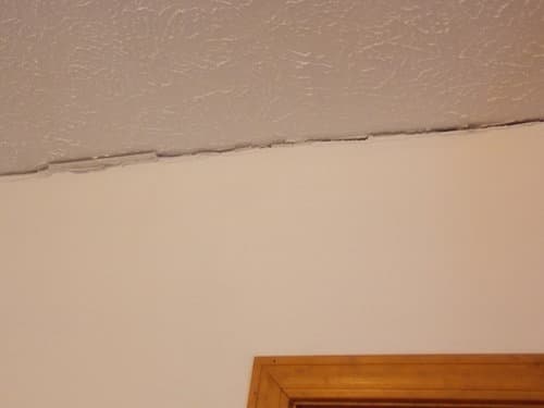 7 Types of Ceiling Cracks: How to Identify and Repair Them